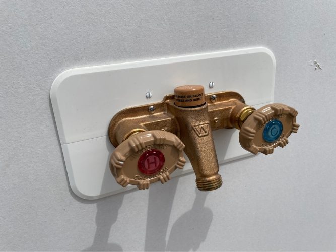 Woodford Model 22 Hot/Cold Outdoor Faucet | phcppros